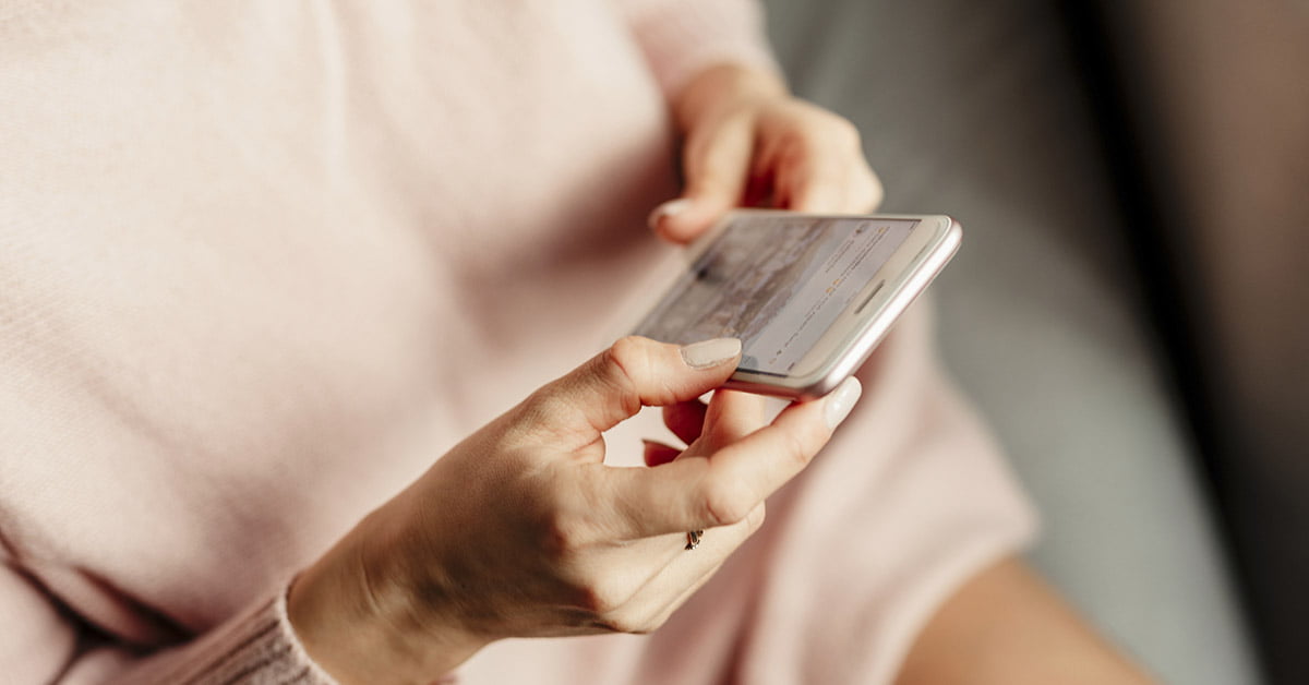 Mom Says She’s Allowed to Snoop Through Her Kids’ Phones Because She ...