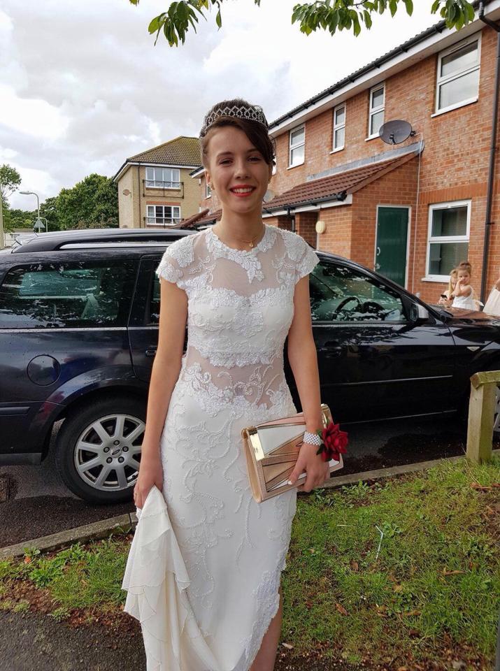 Teenager missing out on prom due to bullying - Story Url