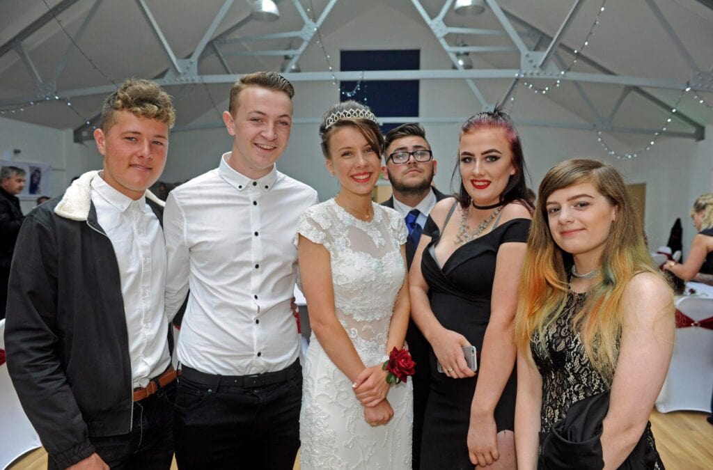 Teenager missing out on prom due to bullying - Story Url