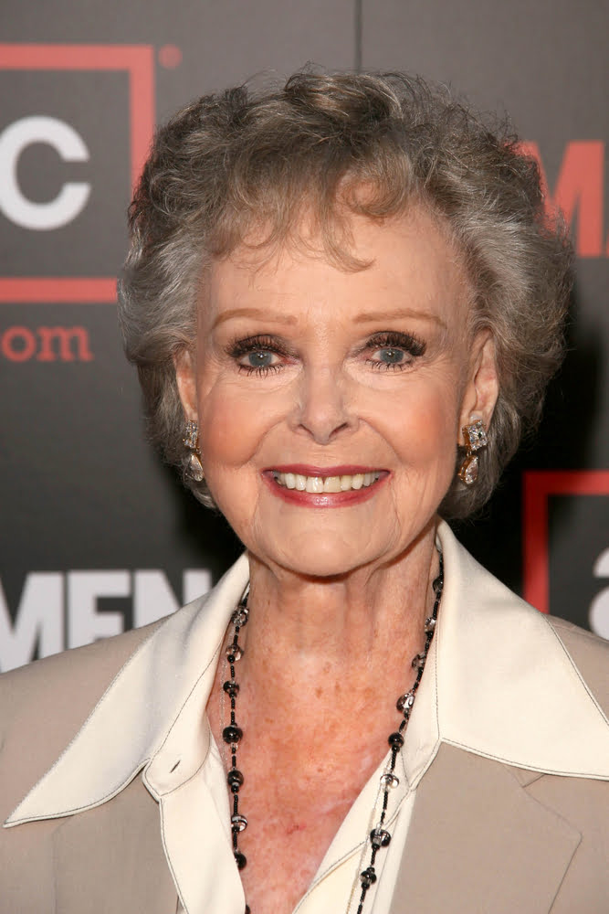 America’s favorite space mom, June Lockhart, is still beautiful at 97 ...