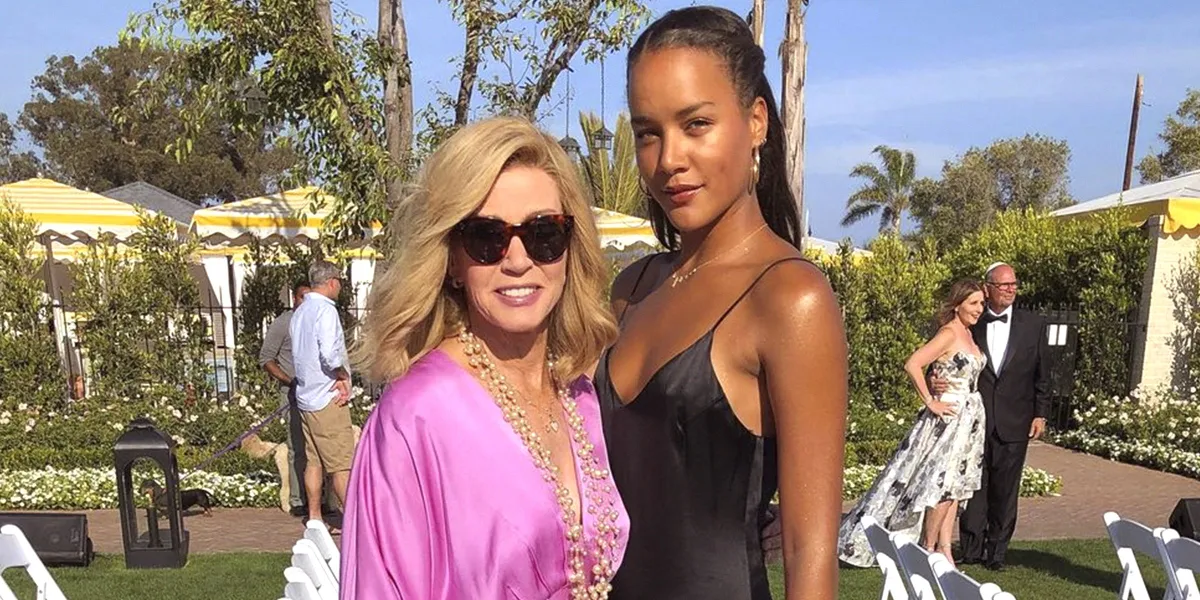 Donna Mills Became Single Mom at 54 & Found Love with 'M*A*S*H' Star 7 ...