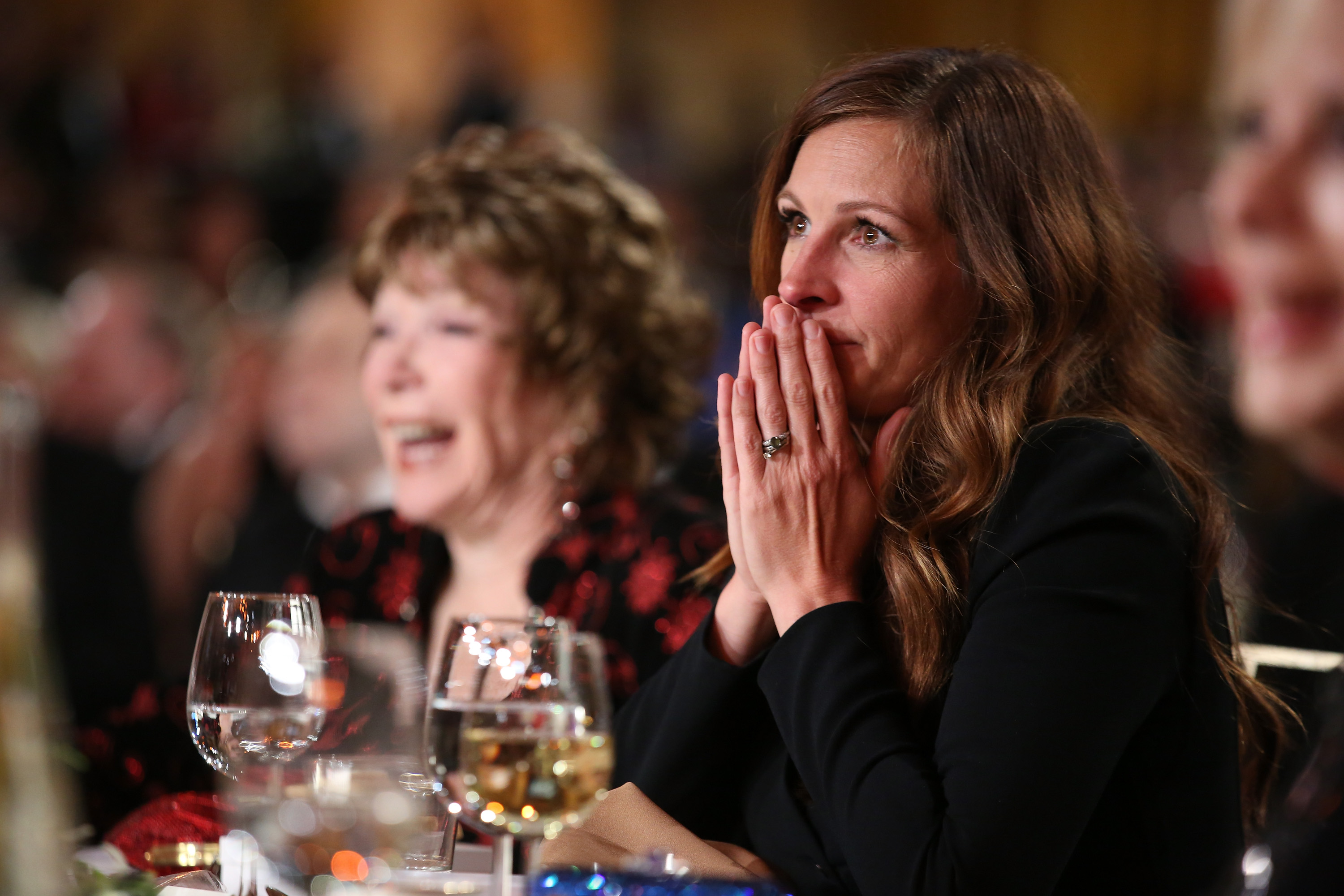 Julia Roberts Shows up with ‘Flat-Ironed Hair’ & Looking Different at ...